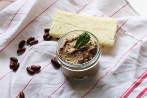 « Houmous » (ou tartinade) végane de haricots rouges et poivrons ...